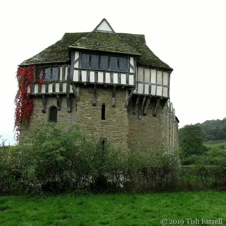 How To Look Like A Lord In The 13th Century ~ Build Yourself A Castle ...